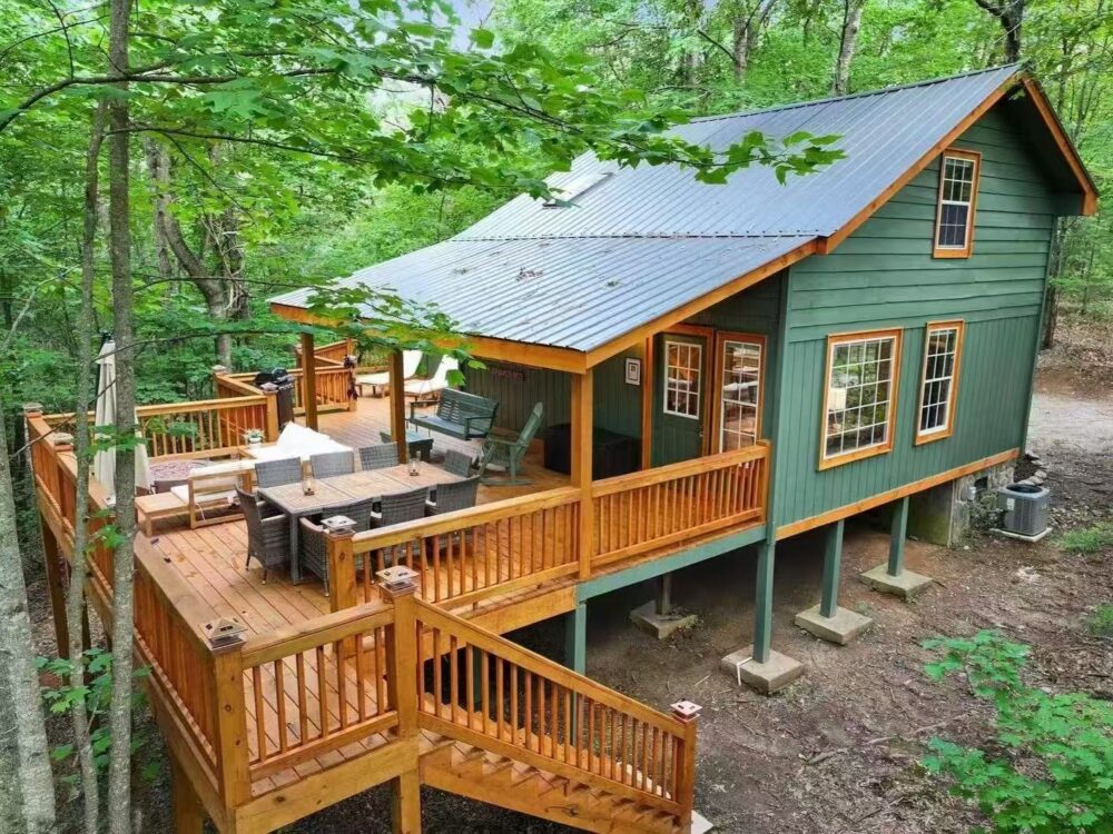 Treehouse Building for Couples: How to Create a Romantic Escape ...